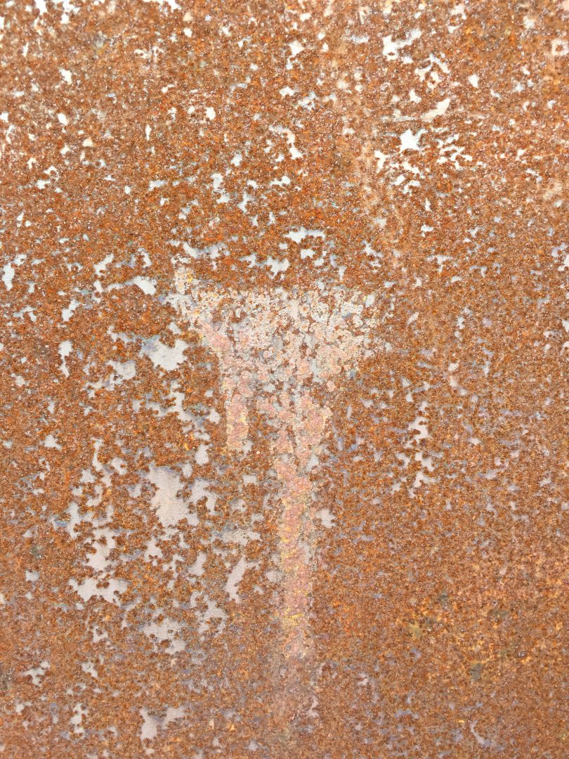 Grungy rusted metal wall with corrosion | Free Textures
